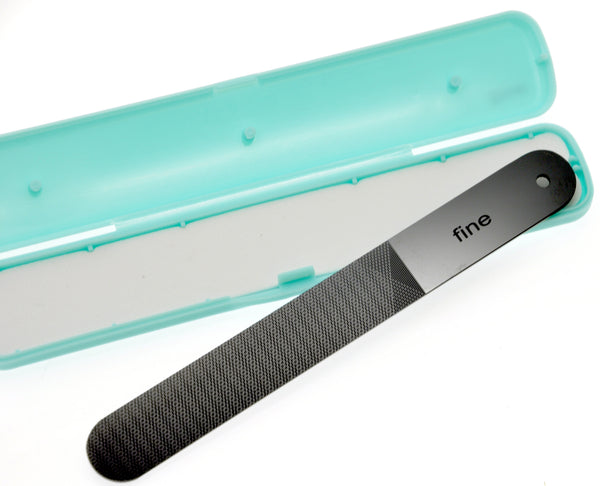 CRYSTALUM® Manual Ceramic Nail File Black and White